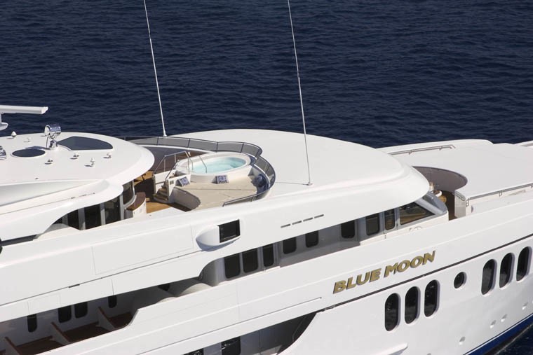 Yacht BLUE MOON, Feadship | CHARTERWORLD Luxury Superyacht Charters